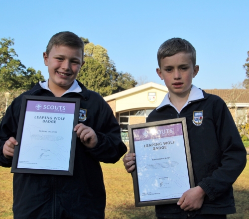 Laddsworth lads receive their Leaping Wolf Badge - HiltonVillage.co.za