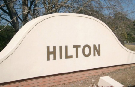 Applause for new Hilton sign - HiltonVillage.co.za